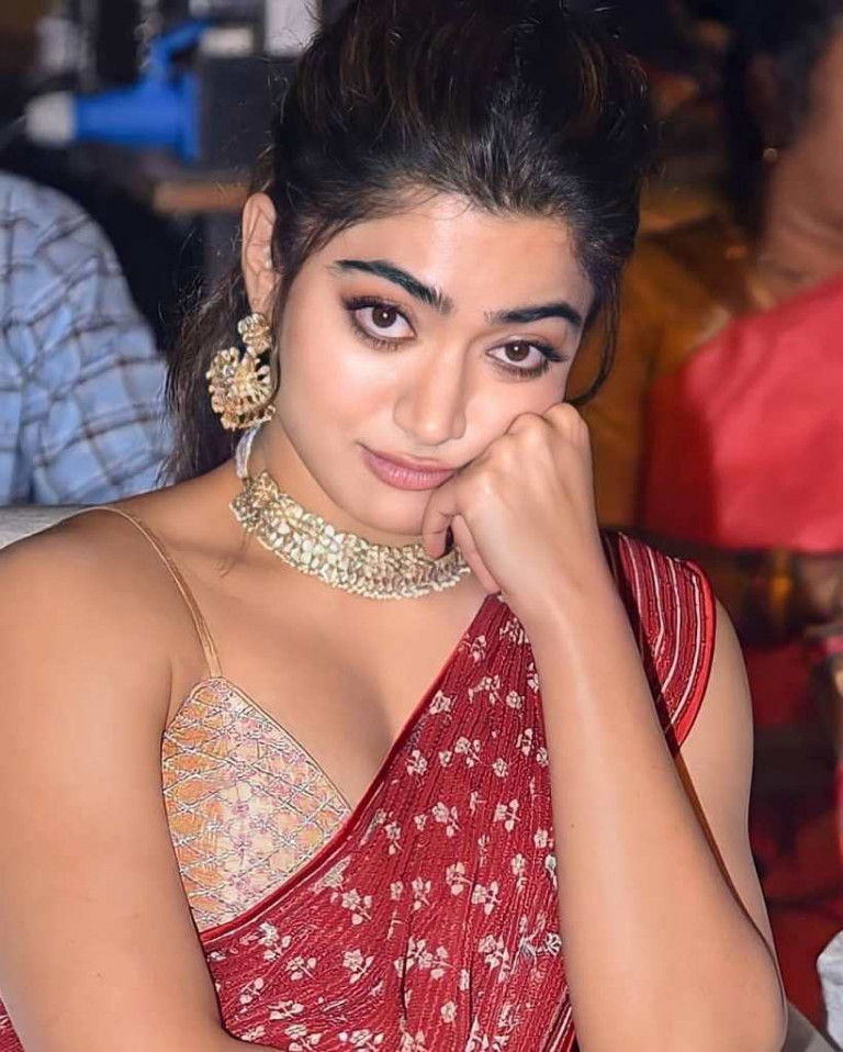 expression queen rashmika mandhanna! | Telugu Swag