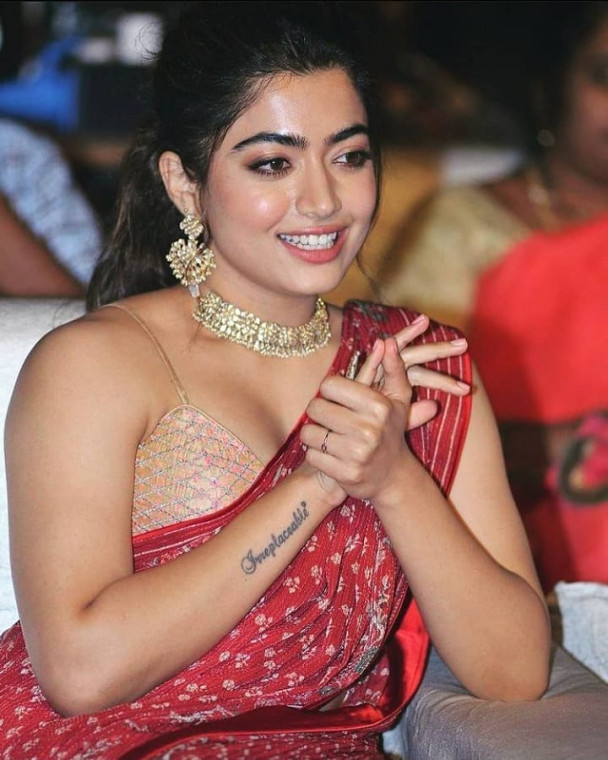 expression queen rashmika mandhanna! | Telugu Swag