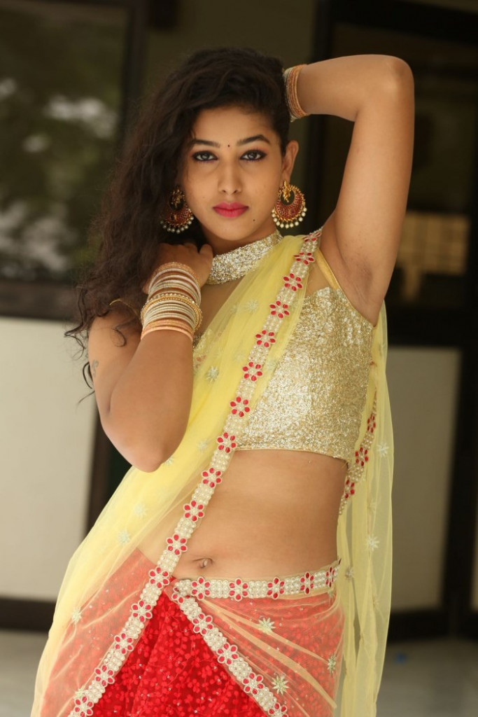 Telugu Actress Pavani Reddy hot stills in Half Saree! | Telugu Swag
