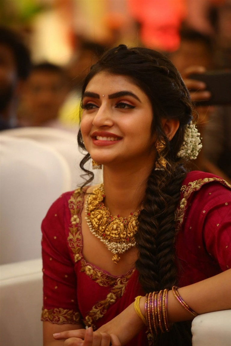 Actress Sreeleela Cute Red Half Saree Stills! | Telugu Swag